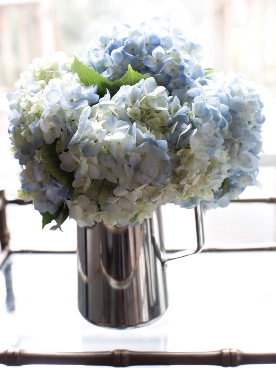 Spring Flower Arrangements | HGTV