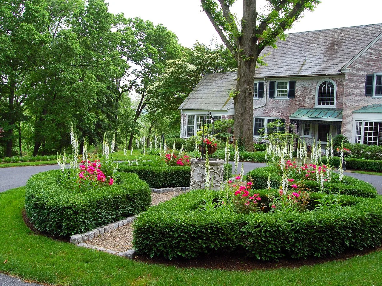 Circular Driveway Landscaping Ideas Borsello Landscaping Designed