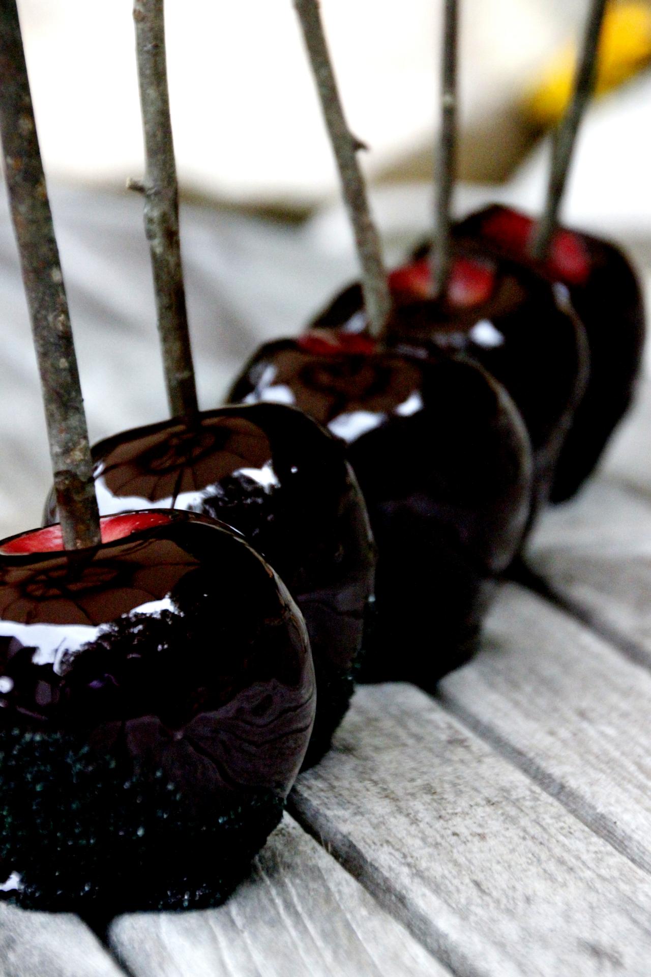 Black Candy Apples Recipe | HGTV