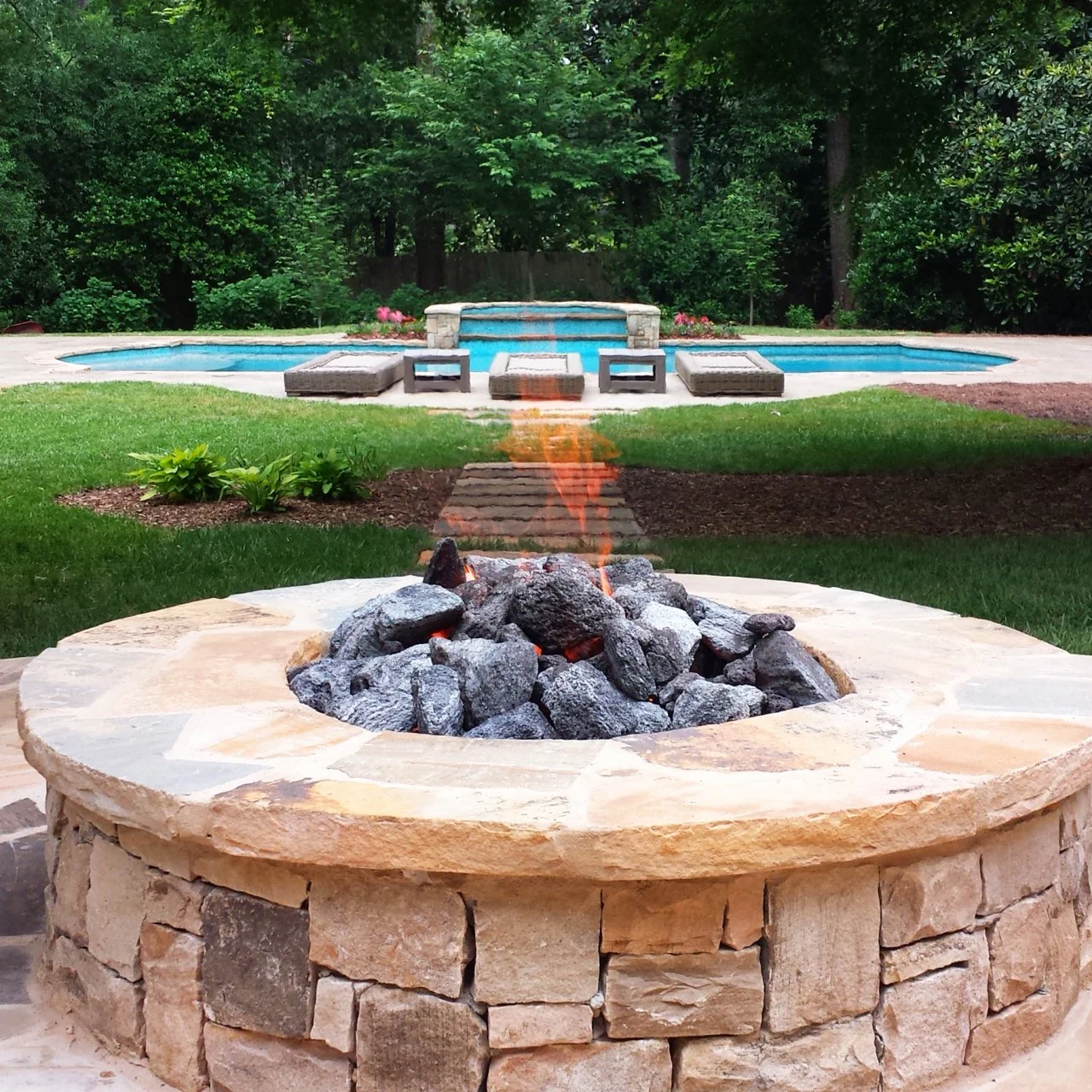 Outdoor Stone Fire Pit Designs