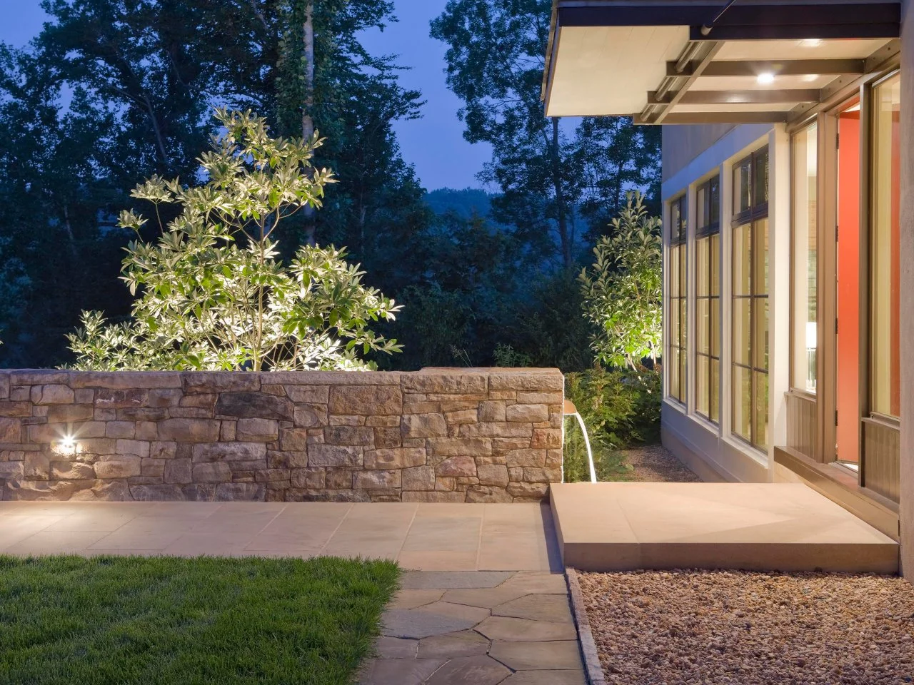 Using Pea Gravel Landscaping Ideas