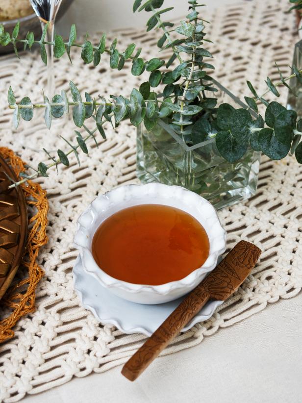 Throw a Modern Rosh Hashanah Dinner | HGTV