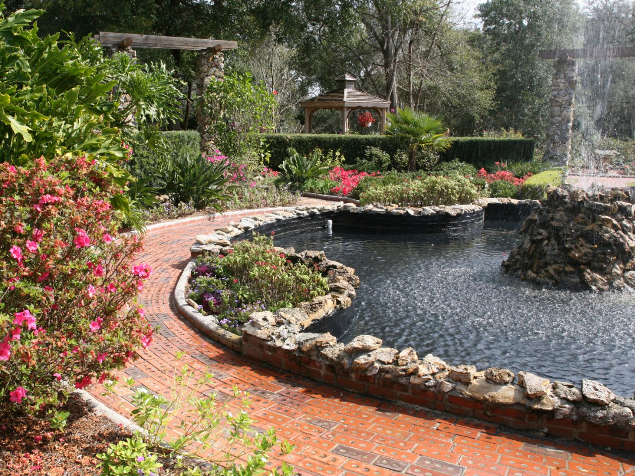 How to Create a Successful Hardscape | HGTV