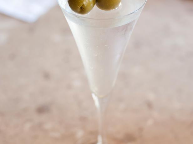 Dry Gin Martini Recipe | HGTV