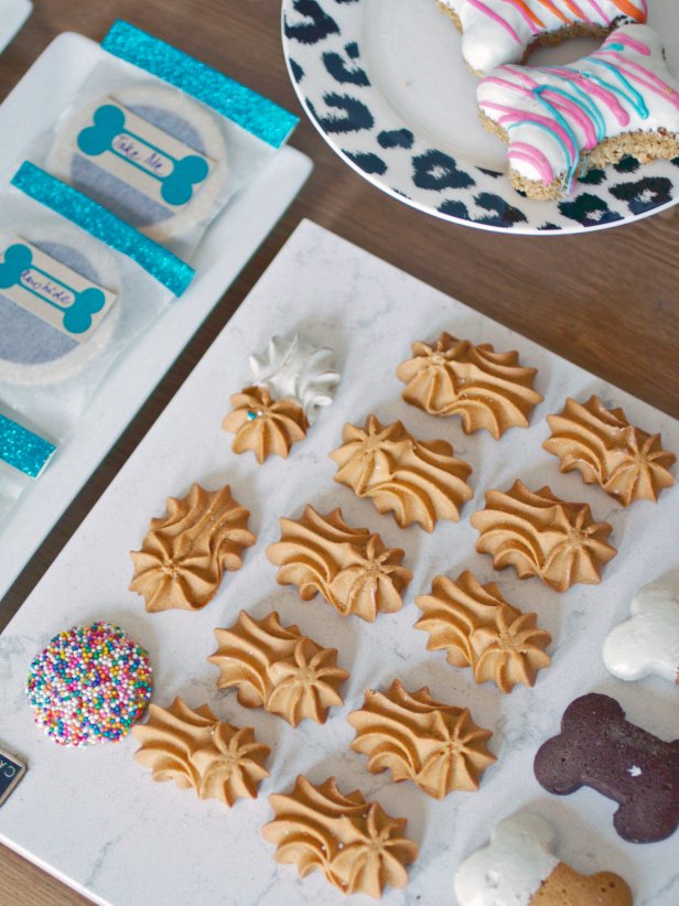 How to Host the Perfect Party for Your Pets | HGTV