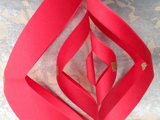 Make a Paper Snowflake Star Christmas Ornament | HGTV