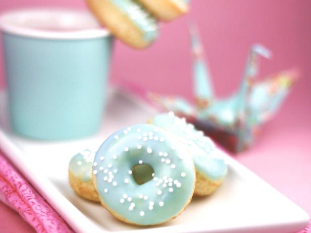 Vanilla Bean Mini Donuts Recipe | HGTV