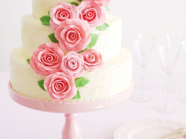How to Make a Wedding Cake | HGTV