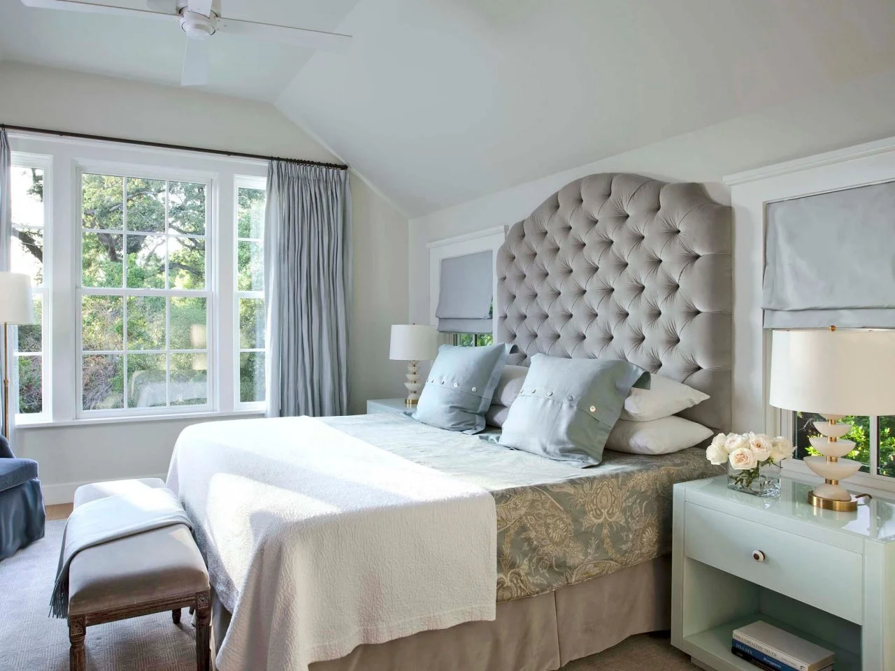 15 Extravagant Grey Bedroom Designs That Are Worth Seeing