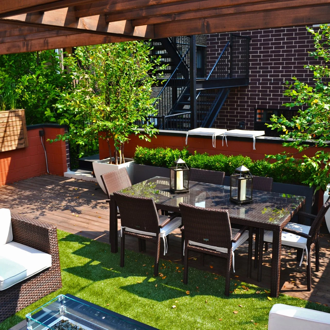 Rooftop Deck And Garden This Rooftop Deck Boasts Flourishing