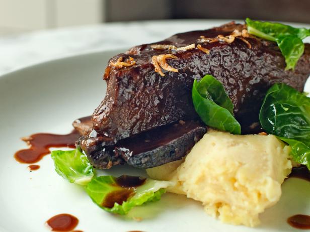 Guinness-Braised Short Ribs Recipe | HGTV