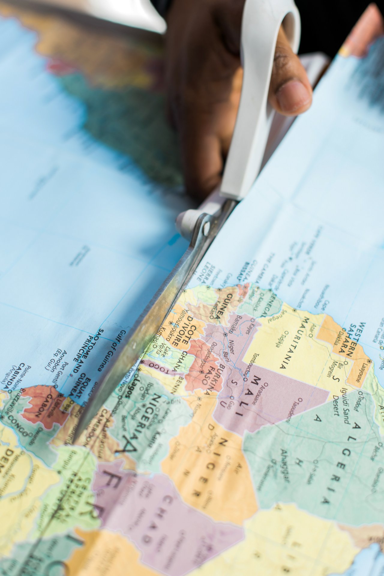 How to Make a Map-Embellished Vase | 10 Tips for Easy Entertaining | HGTV