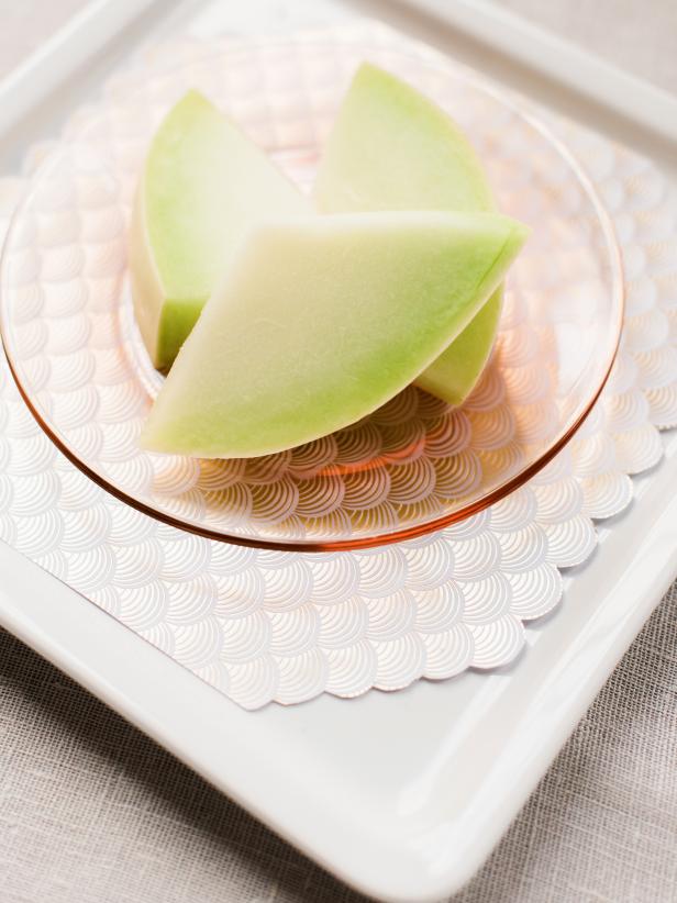 Easy Ways to Update Basic White Plates | One Thing Three Ways | HGTV