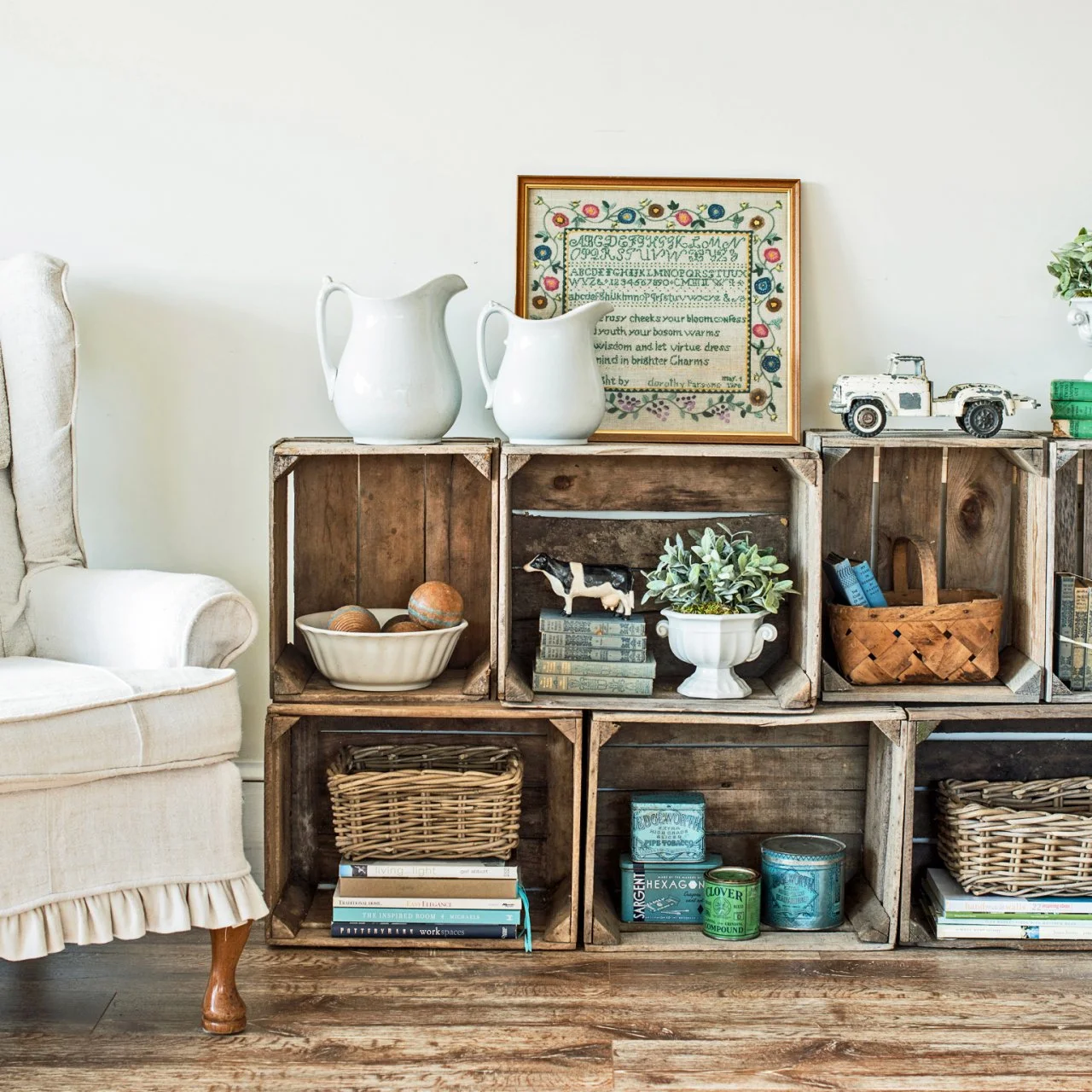 Crate storage store