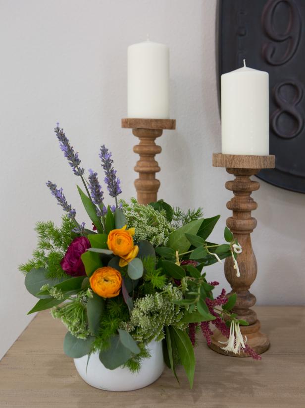 Fixer Upper Flower Arrangements and Centerpieces | Fixer Upper: Welcome ...