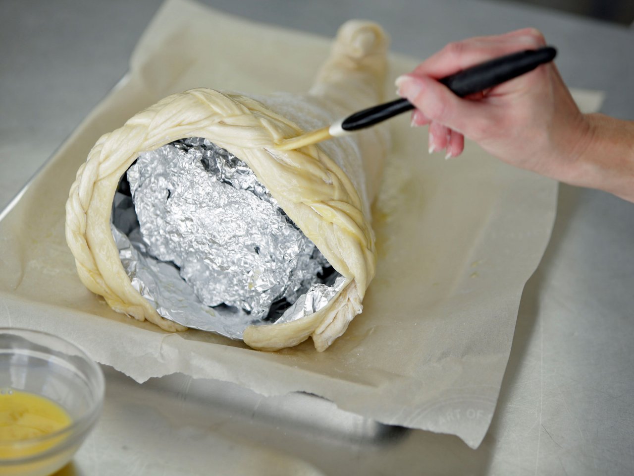 Edible Thanksgiving Centerpiece | How to Make a Bread Cornucopia | HGTV