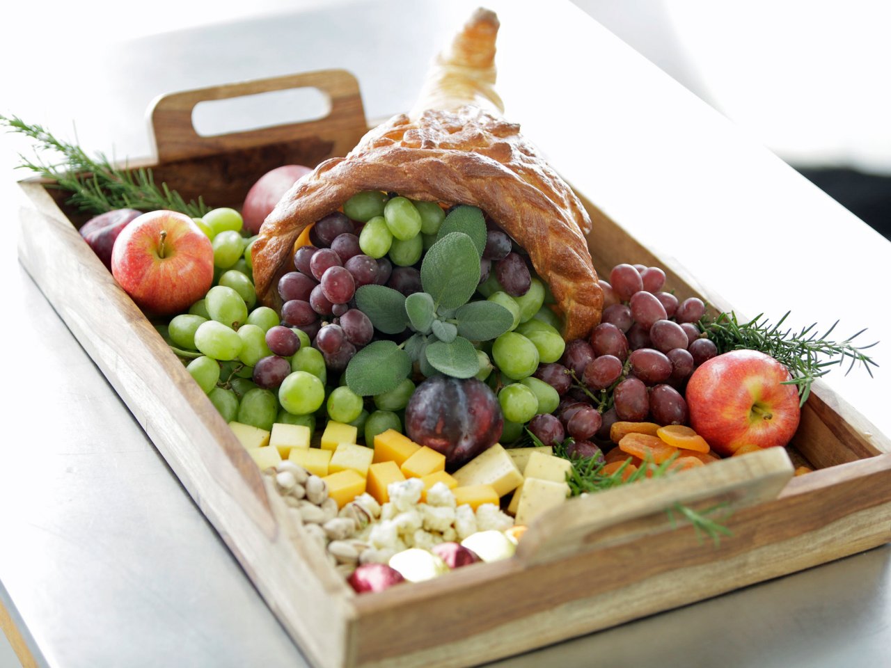 Edible Thanksgiving Centerpiece | How to Make a Bread Cornucopia | HGTV