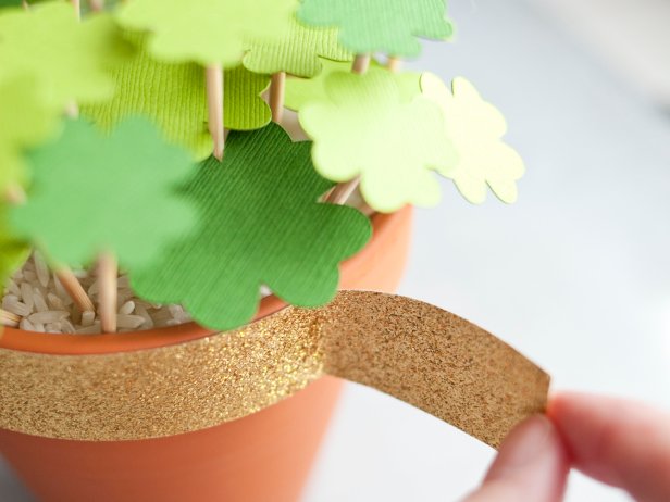 How to Make Potted Paper Clovers | HGTV