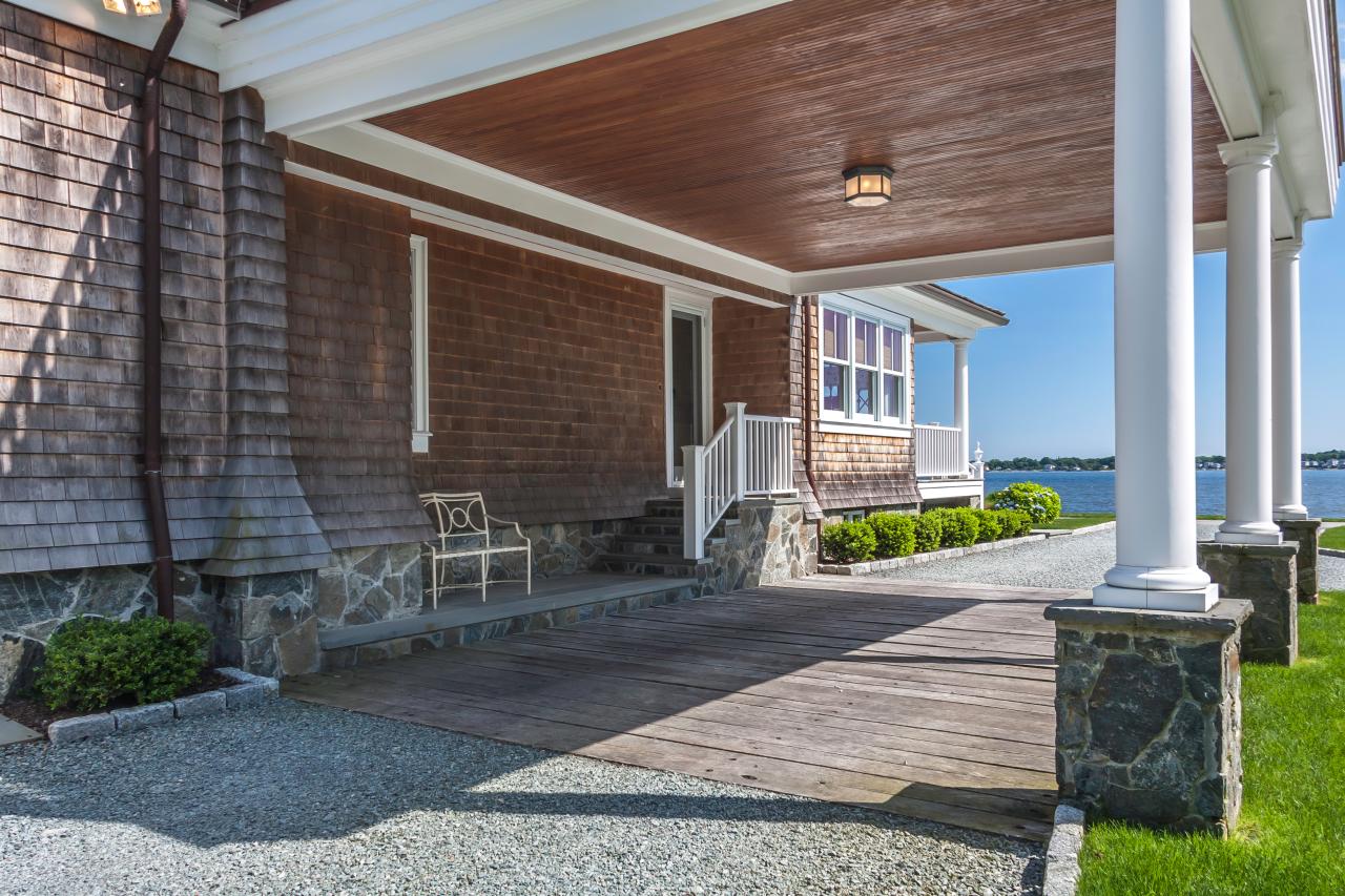 Rustic Portico Driveway
