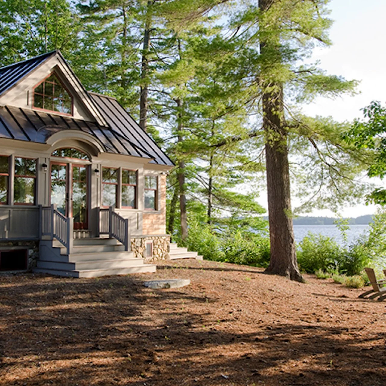 Lakefront Small Cabin Designs