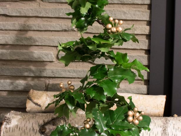 3 Holly Crafts for the Holiday Season | HGTV