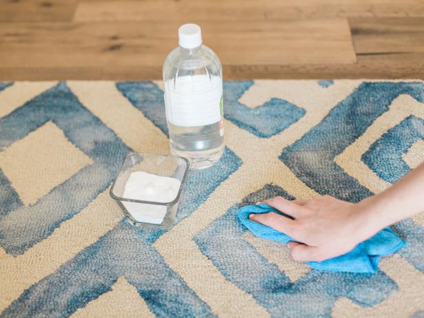 How to Clean Carpets and Rugs | DIY Carpet Cleaning Without a Machine ...