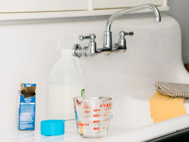 5 Easy Natural Drain Cleaner DIY Recipes | HGTV