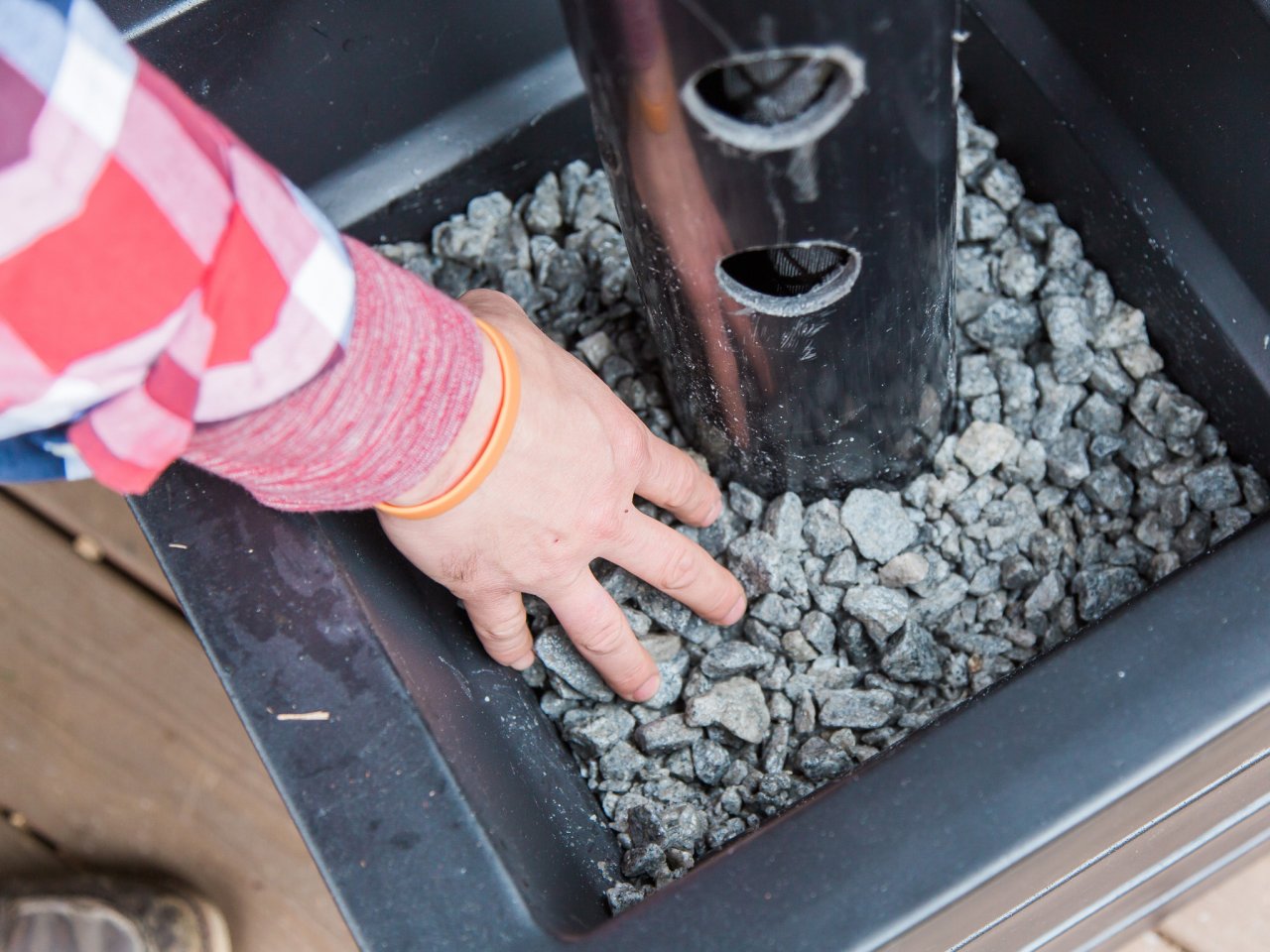 How to Make a Vertical Garden With PVC Pipe | HGTV