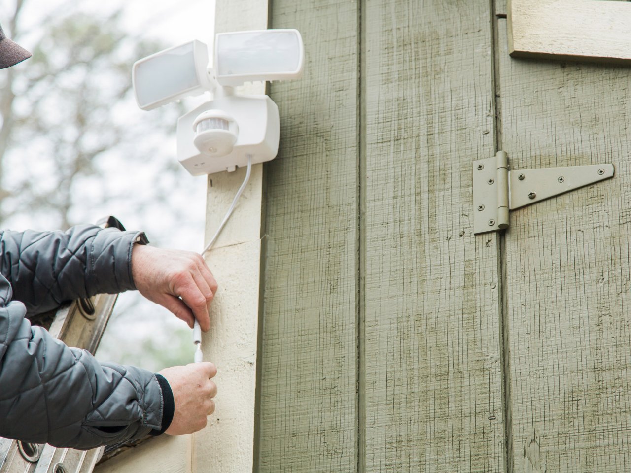 How to Install a Solar-Panel Security Light | HGTV