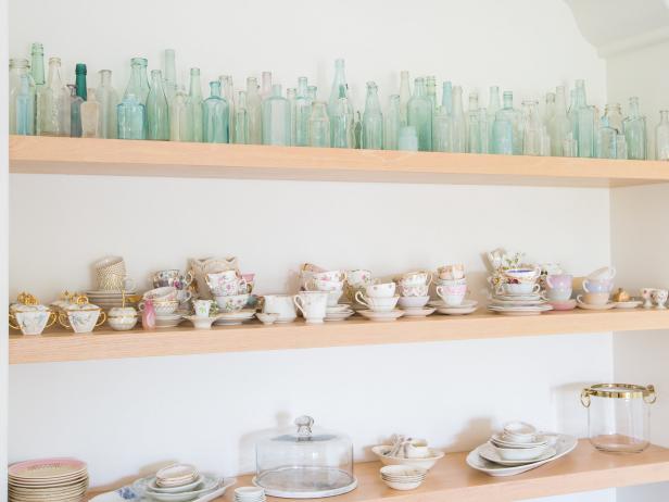 21 Signs You're a Hostess With the Mostess | HGTV