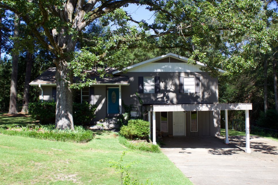 'Home Town' House Renovated in Series First Season Is Up for Sale ...