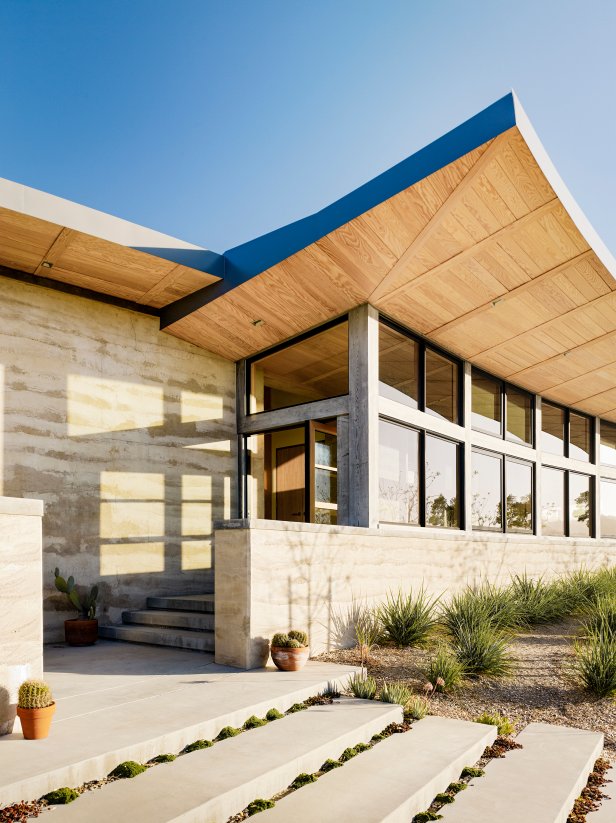 Top 5 Features of Modern Mountain Design | HGTV