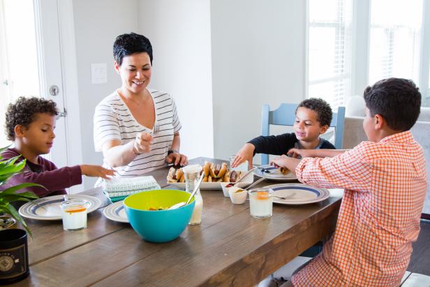 Drama-Free Family Dinner Tips | HGTV