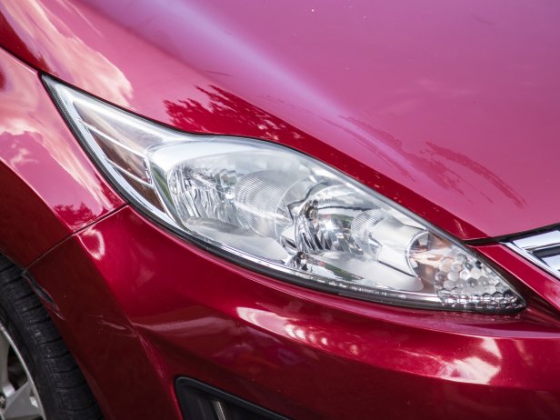 Use Soda to Clean Stains, Grout and Even Your Car | HGTV