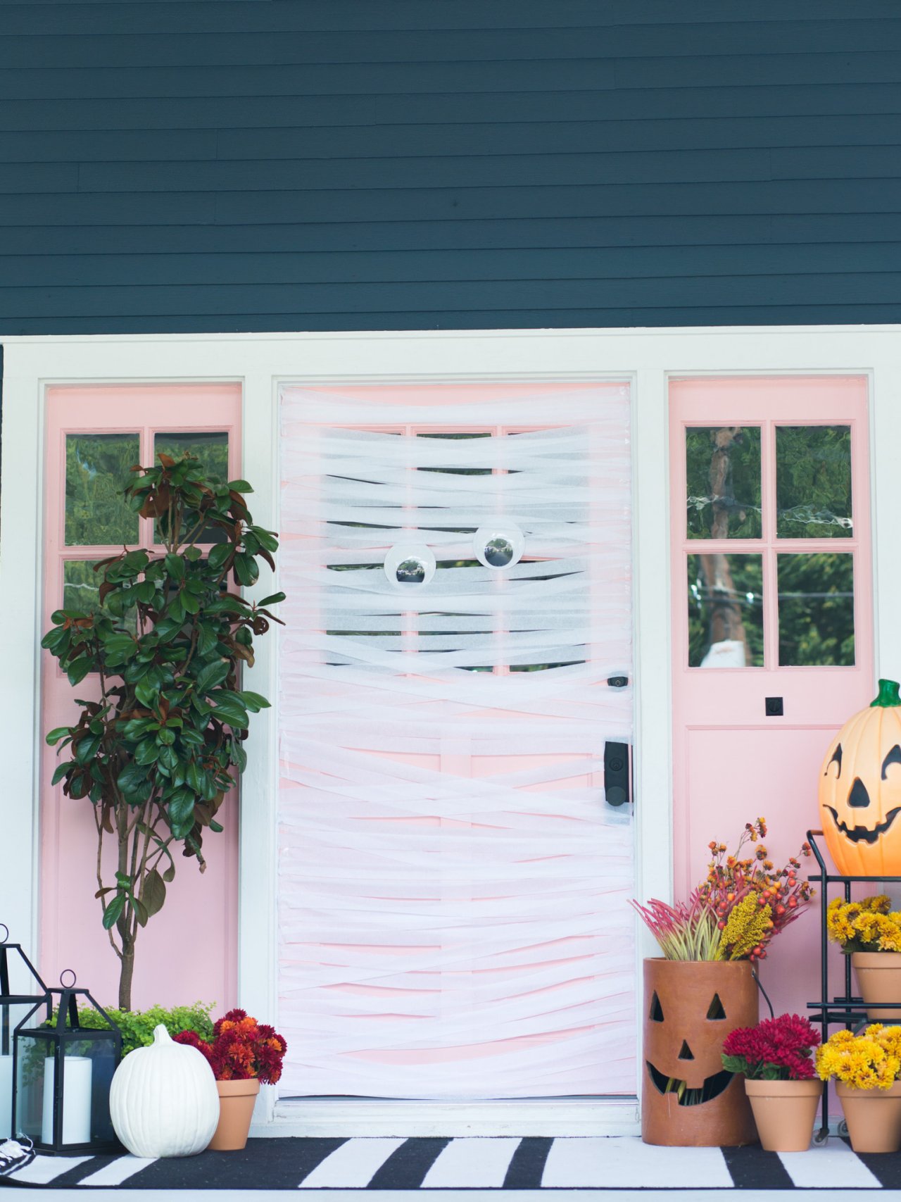 How to Mummify Your Front Door For Halloween | HGTV