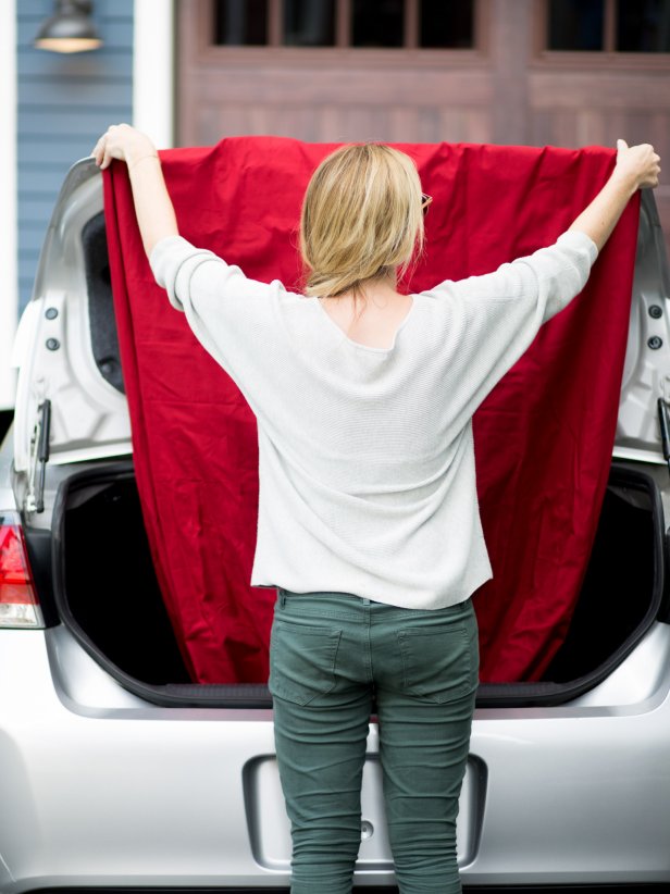 How to Make Your Own Shark-Style Trunk-or-Treat Halloween Decoration | HGTV