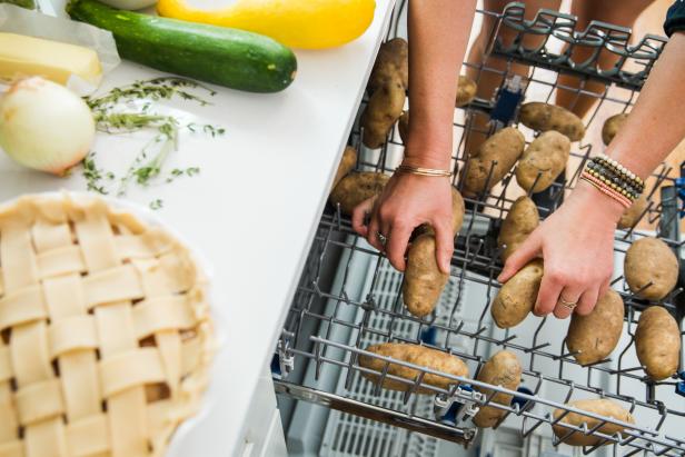 10 Thanksgiving Hacks Everyone Should Know | HGTV