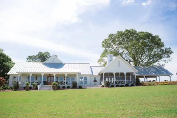 Stately Southern Farmhouse With Barn and Horses | HGTV