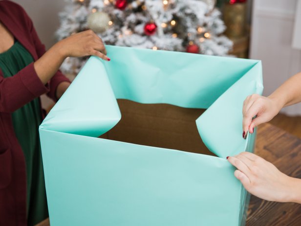 How to Make a Christmas Tree Gift Box Stand | HGTV