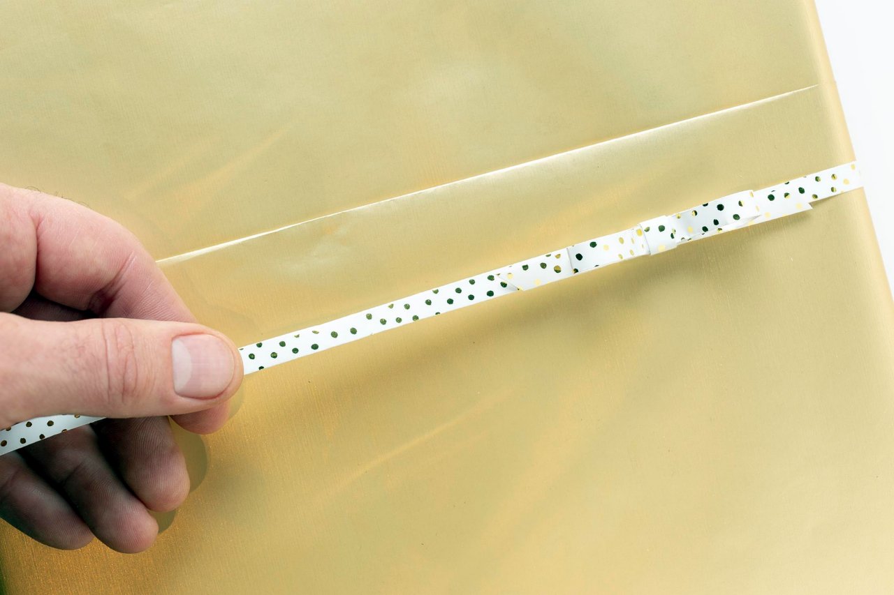 8 Designer Tricks for Gifts That Are Dressed to Impress | HGTV