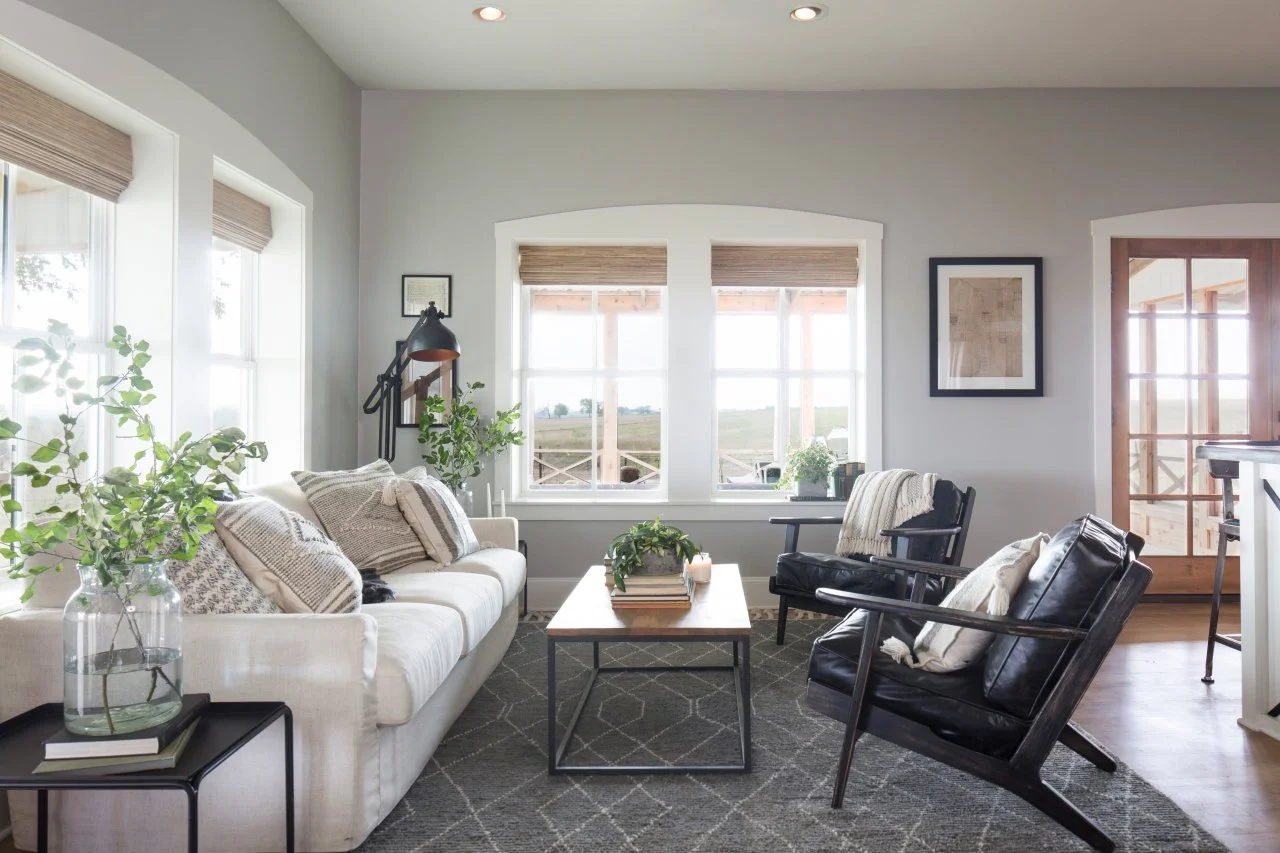 Joanna Gaines Fixer Upper Living Room Colors Fixer Upper’s Chip And