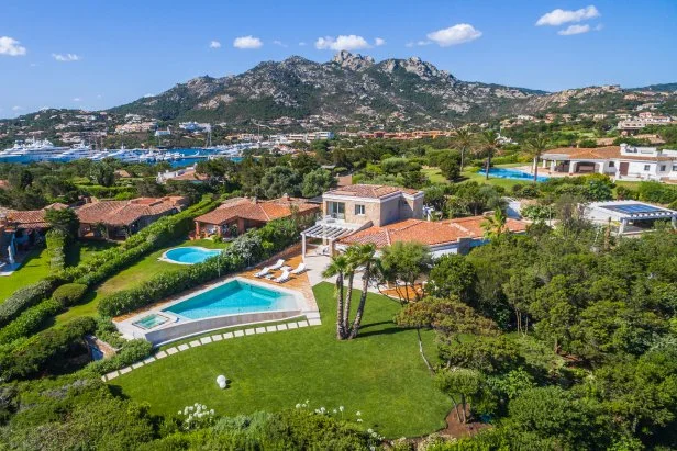 Italian Villa With Views of the Sea | HGTV