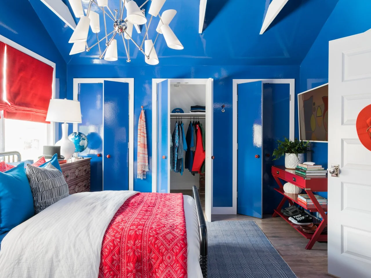 Red Blue Bedroom Design Ideas