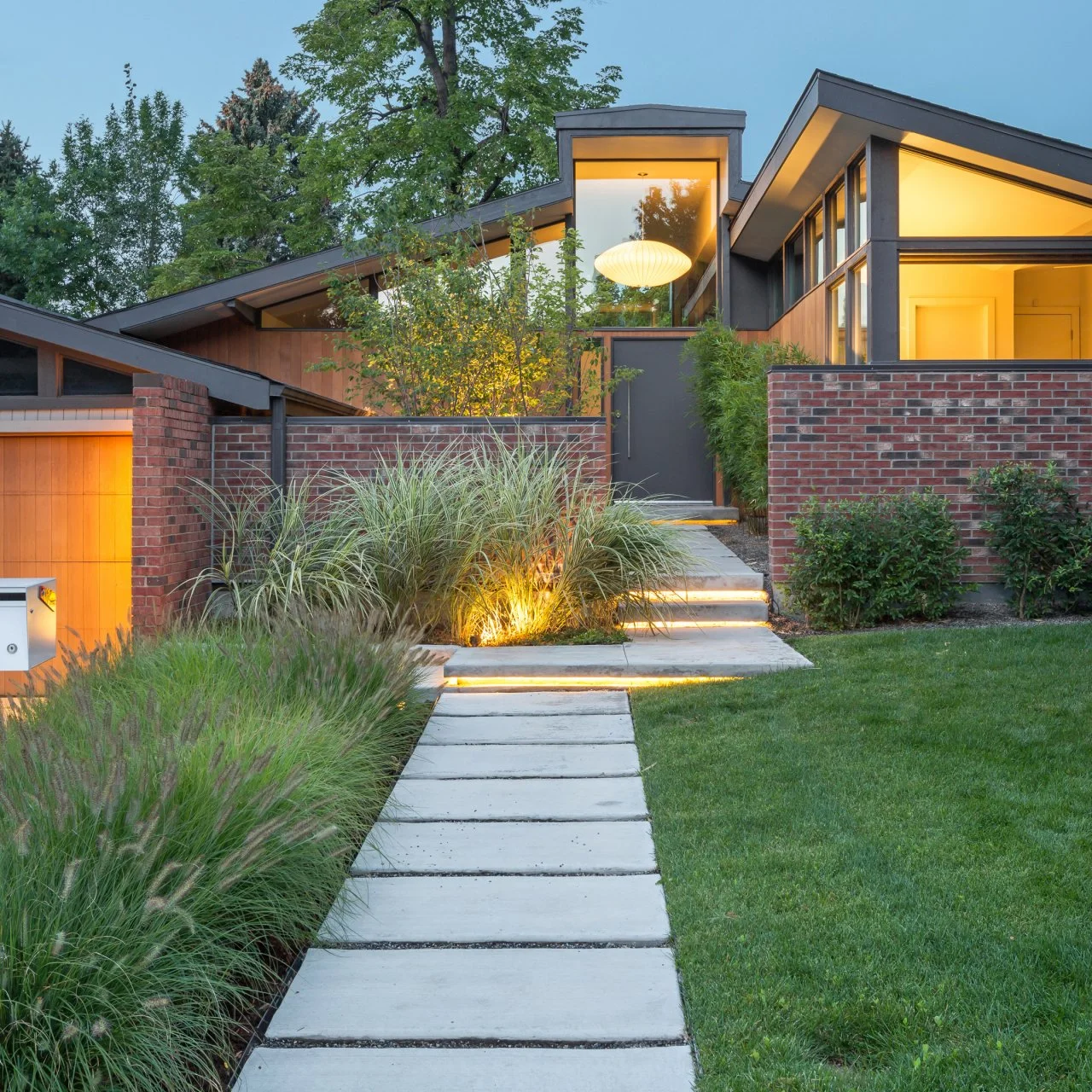 Mid Century Modern Home Design Curb Appeal