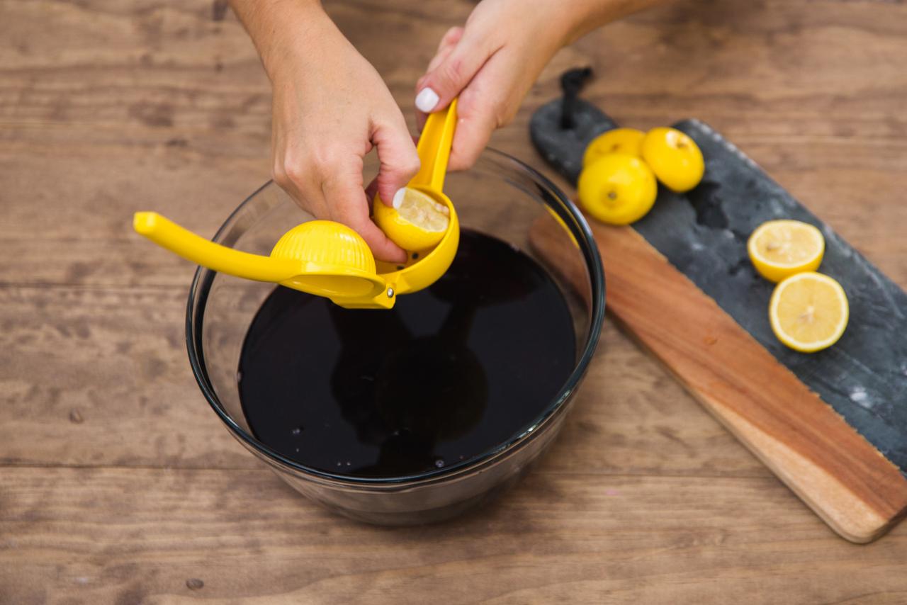 Creepy Cauldron Halloween Big Batch Cocktail Recipe | HGTV