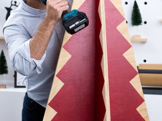 Make Modern Wooden Outdoor Christmas Trees | HGTV