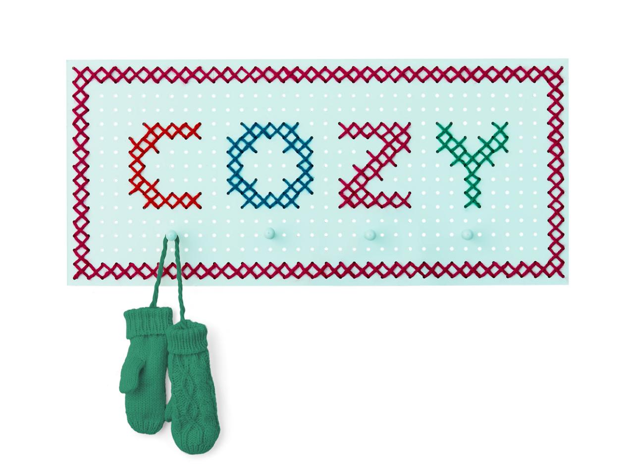 How to DIY a Cozy Welcome Peg Board | HGTV