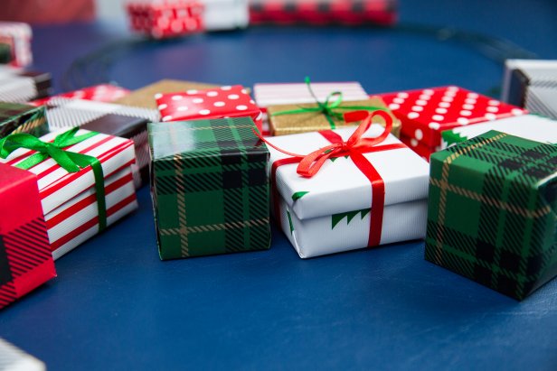 DIY Ideas for Decorating With Wrapped Christmas Boxes | HGTV