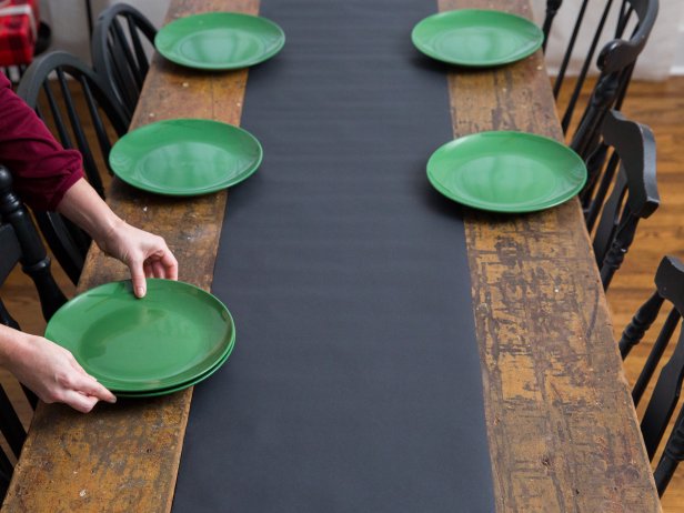 5 DIY Holiday Table Runners | How to Dress Up Your Holiday Table With ...