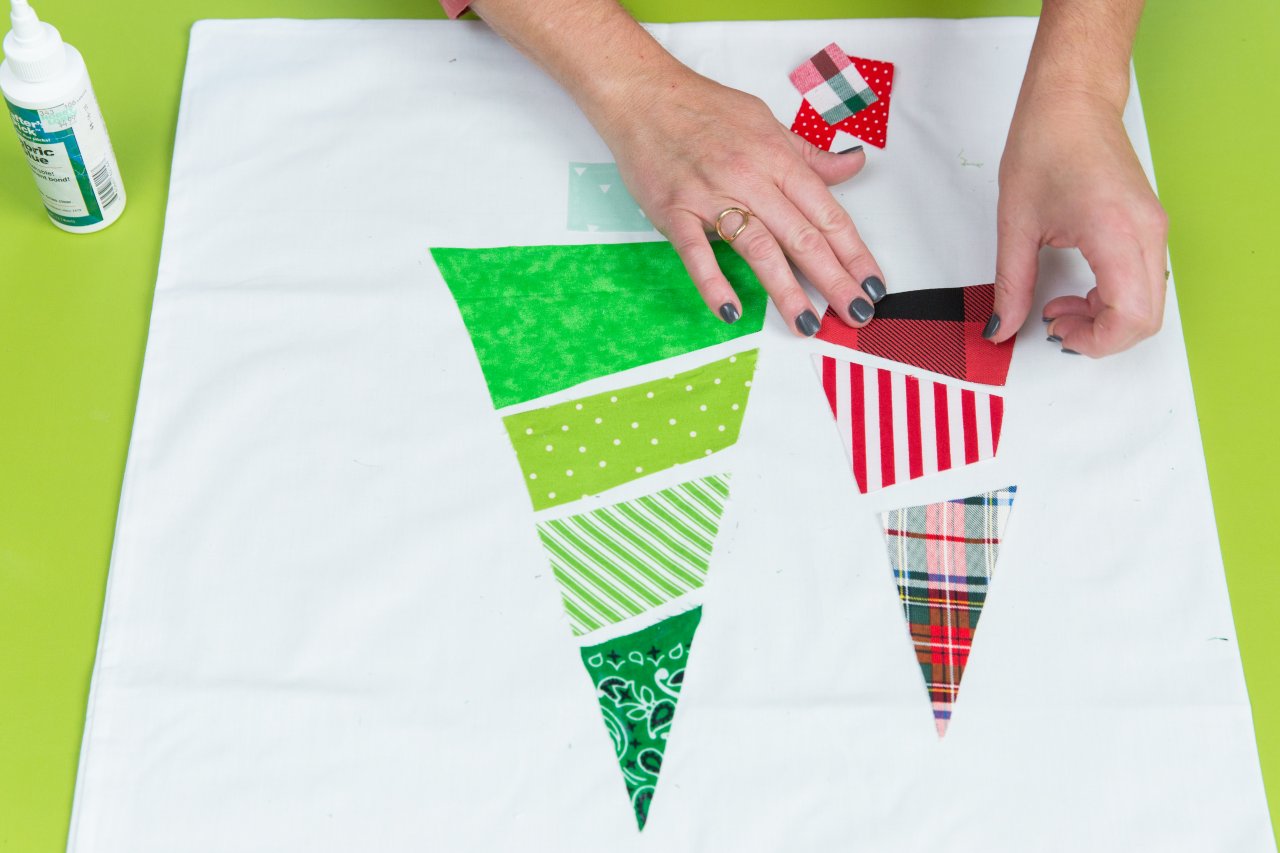 How to Make DIY Santa Sacks for Christmas Presents | HGTV